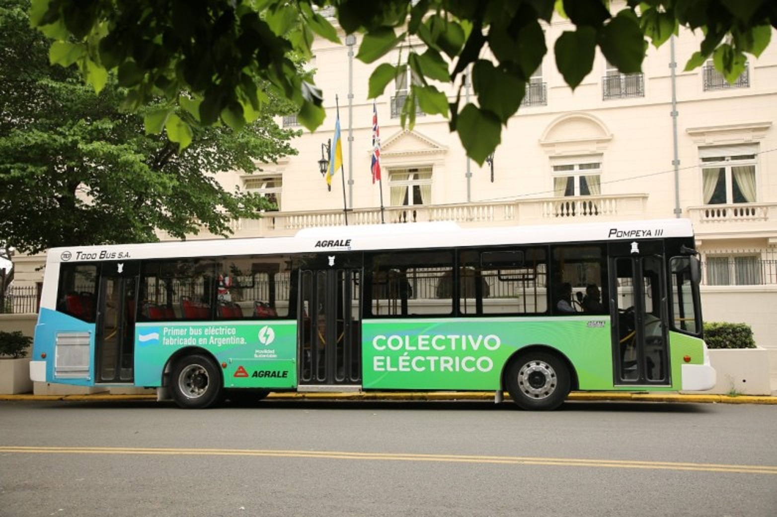 Agrale apresenta o 1º ônibus elétrico produzido na Argentina - Frota&Cia