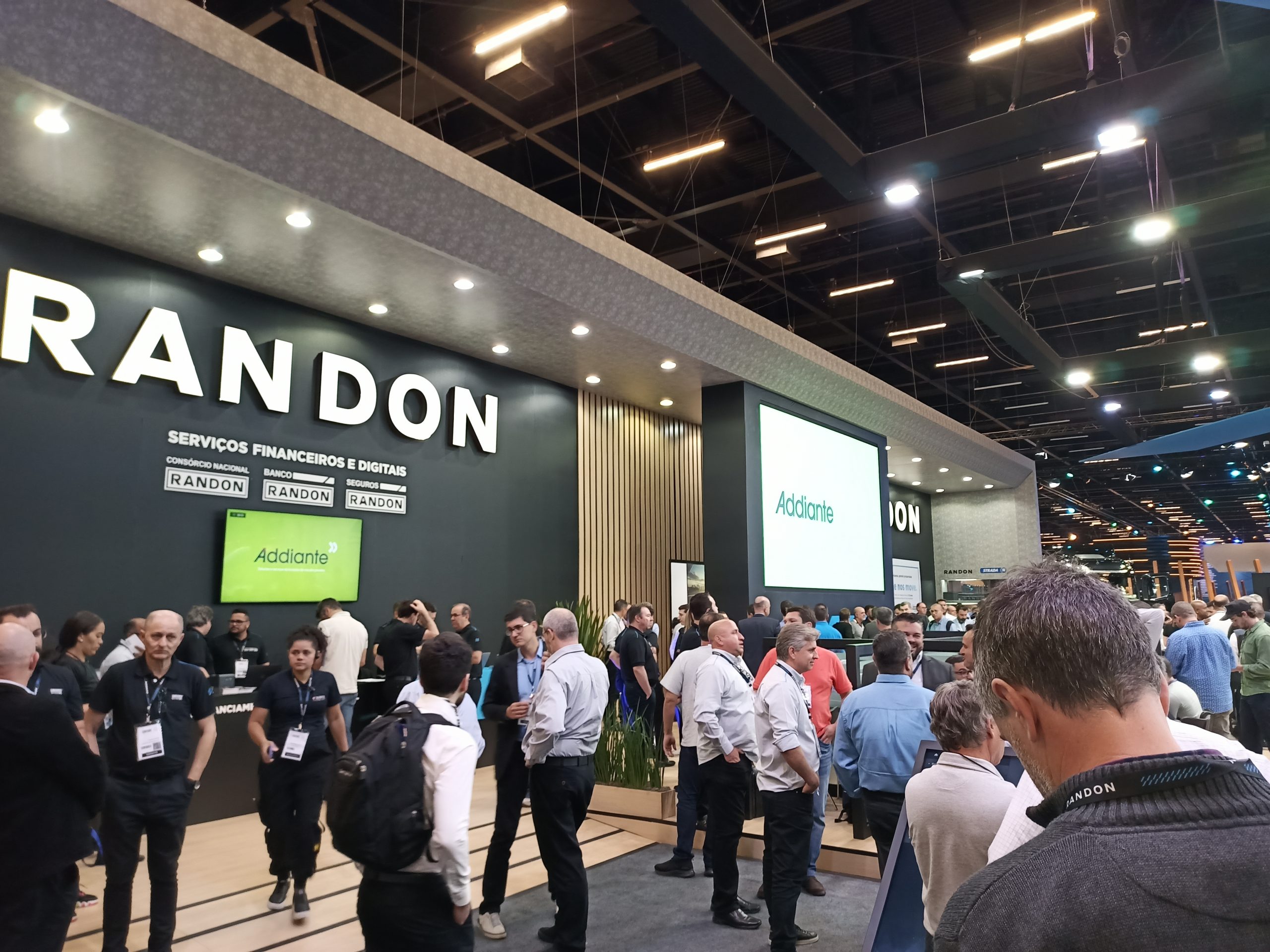 Randon Implementos apresenta conceito New R na Fenatran - Frota&Cia