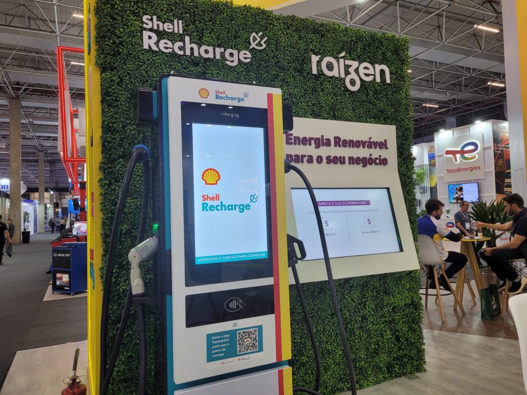 Raízen apresenta novidades da Shell na Fenatran - Frota&Cia