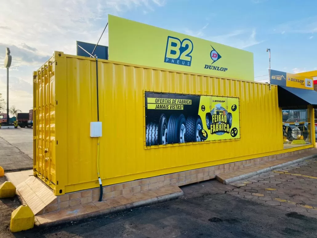 Dunlop inaugura duas novas lojas container para pneus pesados - Frota&Cia