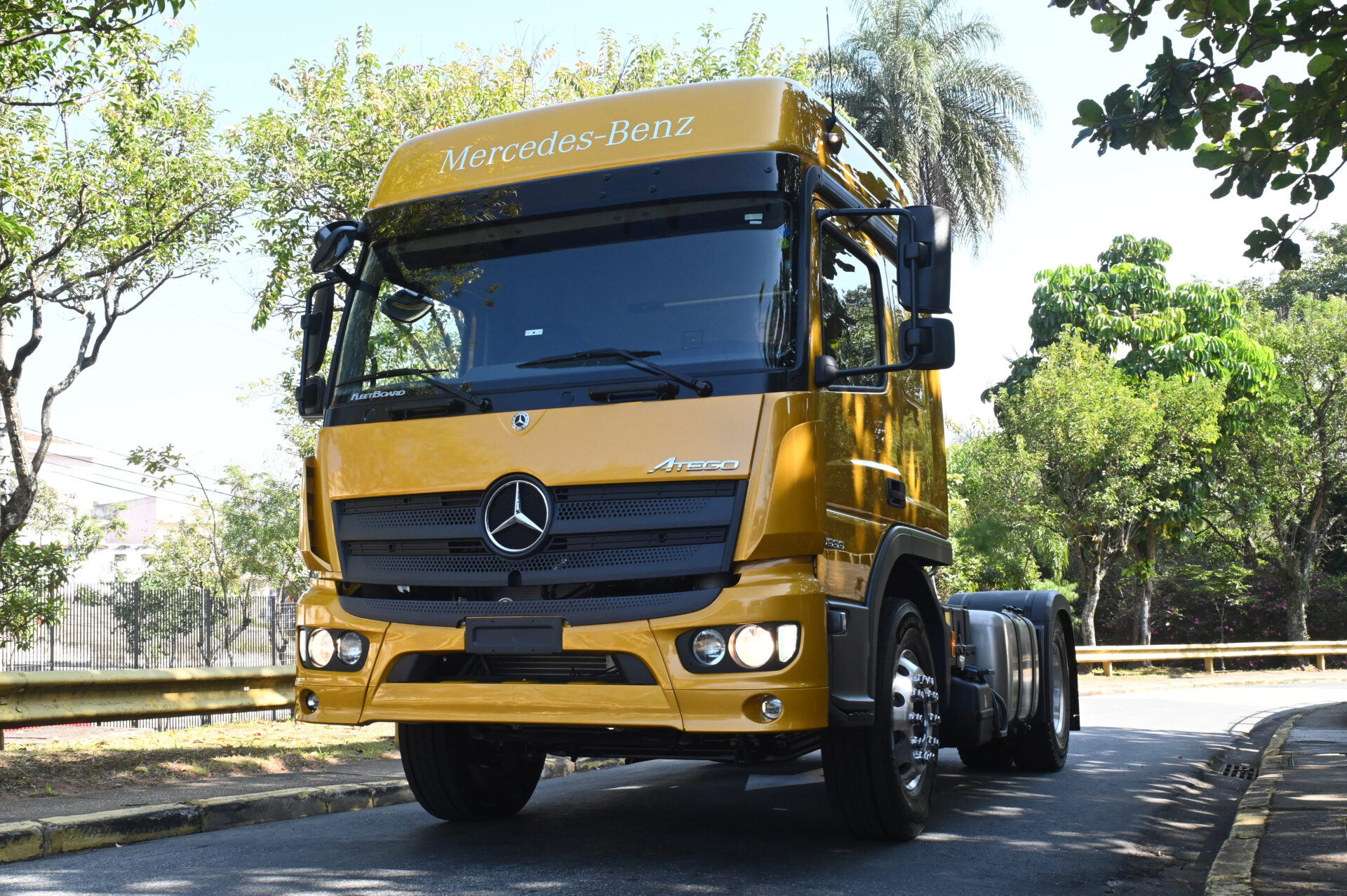 Mercedes-Benz lança novos modelos Atego - Frota&Cia