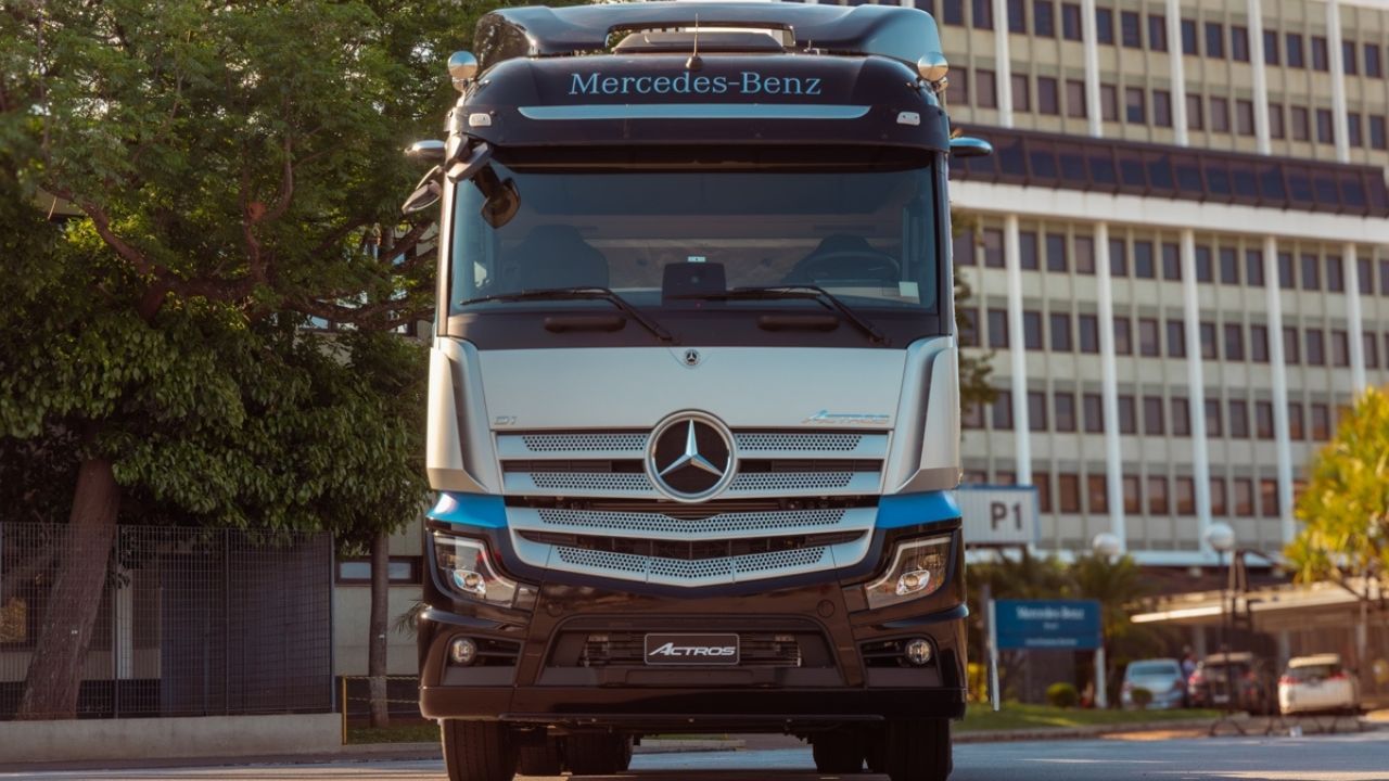 Mercedes-Benz Actros Evolution Série Especial 15 Anos | Frota&Cia